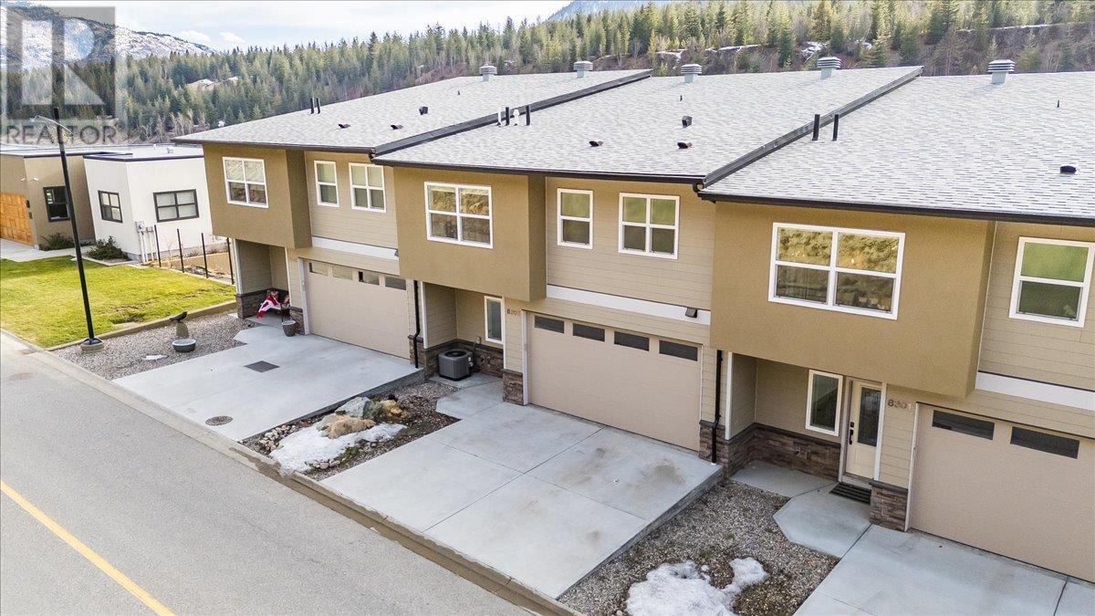 8305 OLD WANETA Road, Trail, British Columbia V1R4W9 For Sale | HouseSigma