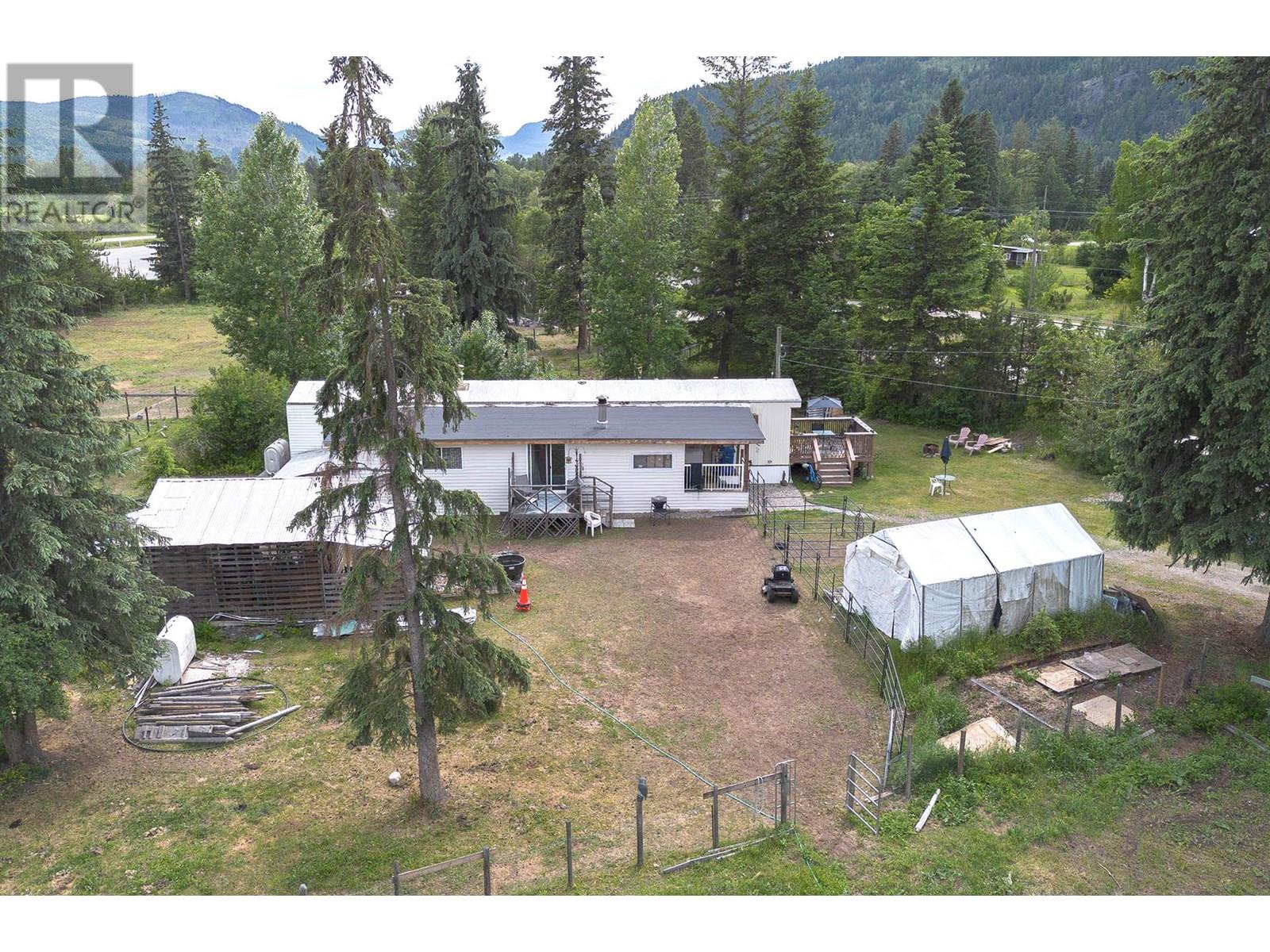 1428 OLD N THOMPSON Highway, Clearwater, British Columbia V0E1N2 For ...