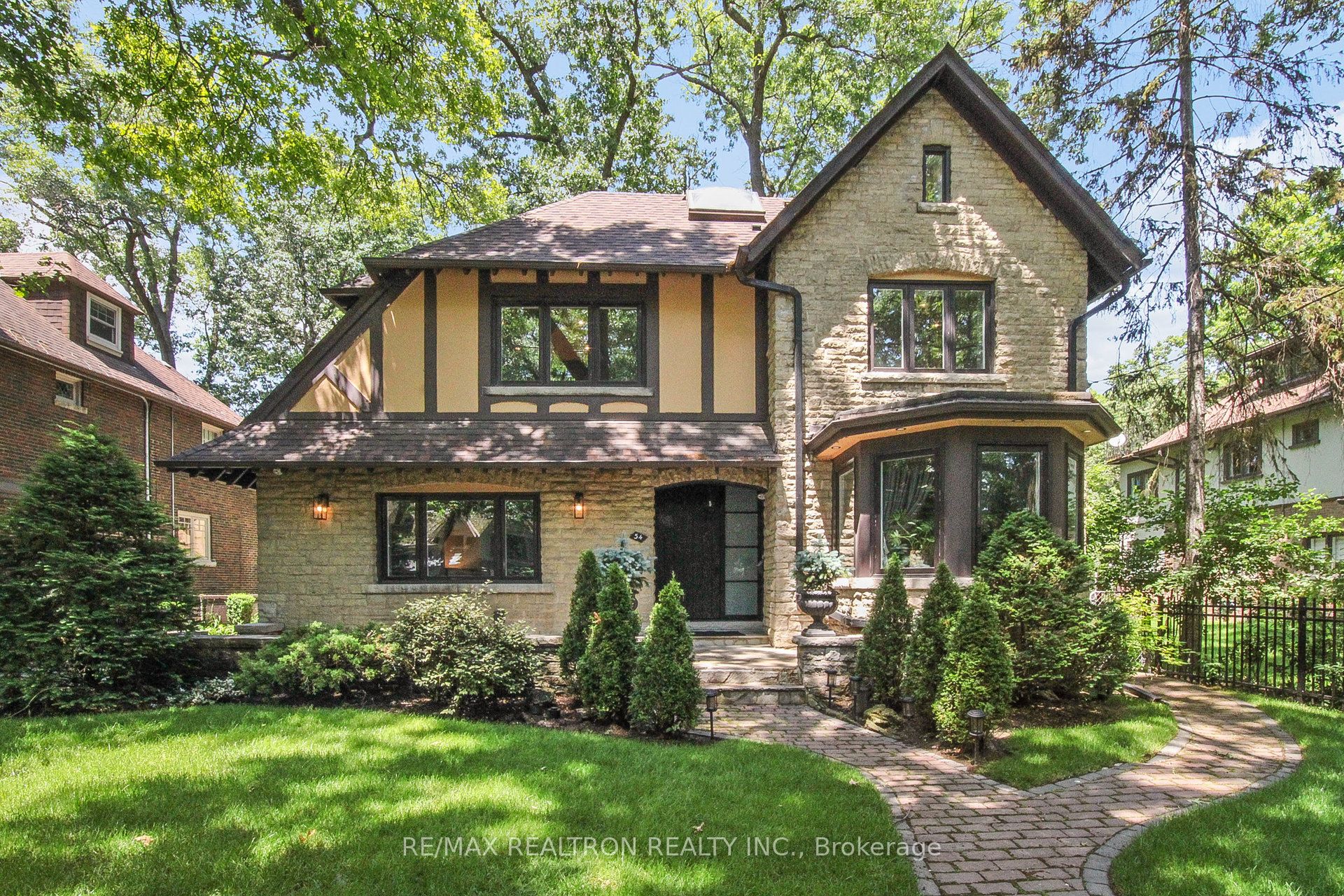 54 Baby Point Cres, Toronto, Ontario M6S2B9 For Sale | HouseSigma