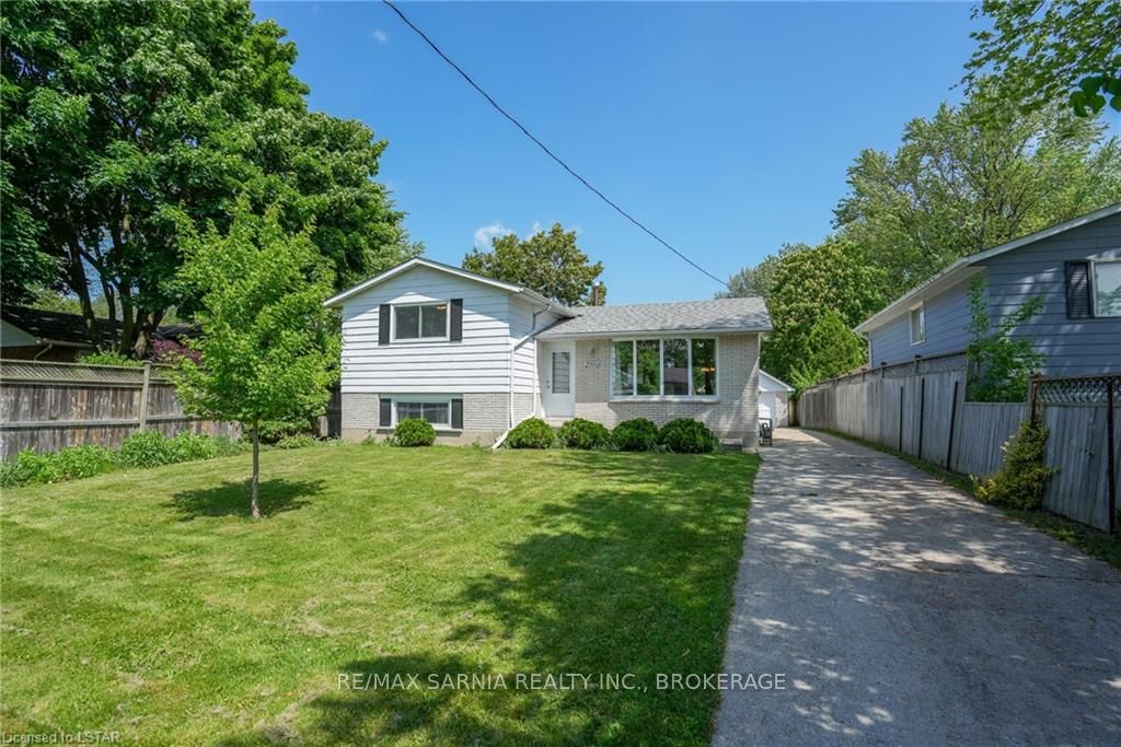 2990 LAKESHORE Rd, Sarnia, Ontario N0N1C0 Sold History | HouseSigma